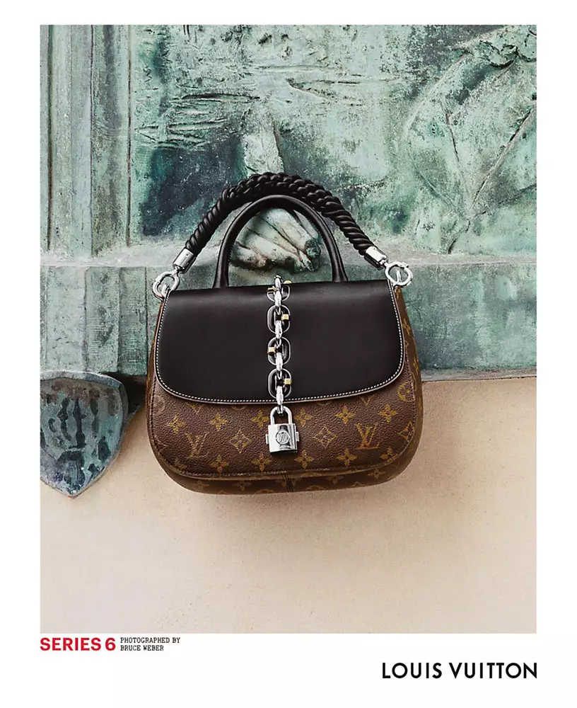 Krij in blik op Louis Vuitton's kommende maitiid 2017-tassen yn 'e nije advertinsjekampanje fan it merk 10249_9