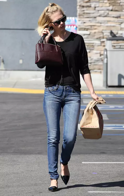 January Jones-ek Coach's Big New Bag-en bertsio txiki bat darama 10409_3