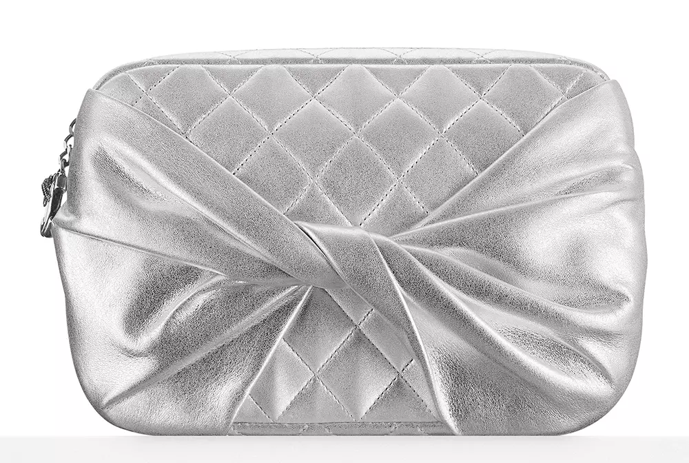 Clutch-Chanel-drapat-metàl·lic-pell de xai