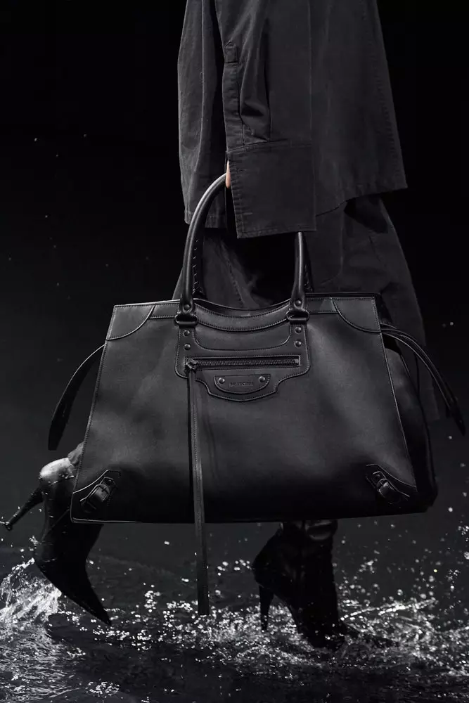 En nærmere titt på Balenciaga Neo Classic Bag 1090_6