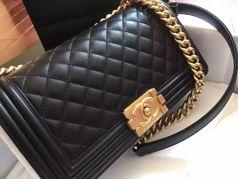 tPf Üyesi: Kar Yağıyor Mayıs Çantası: Chanel Boy Flap Bag