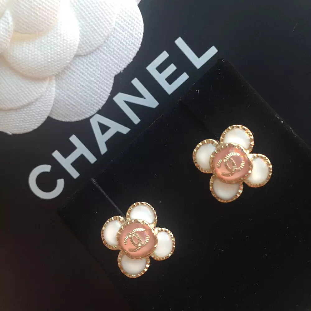 Membru tPF: Maya_Fechtberg Cercei: Chanel Earrings