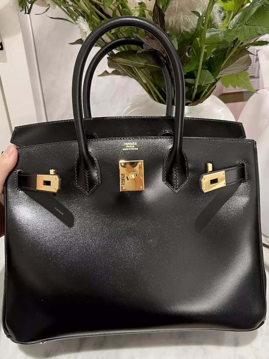 Một chiếc Birkin hộp đen hoàn toàn mới