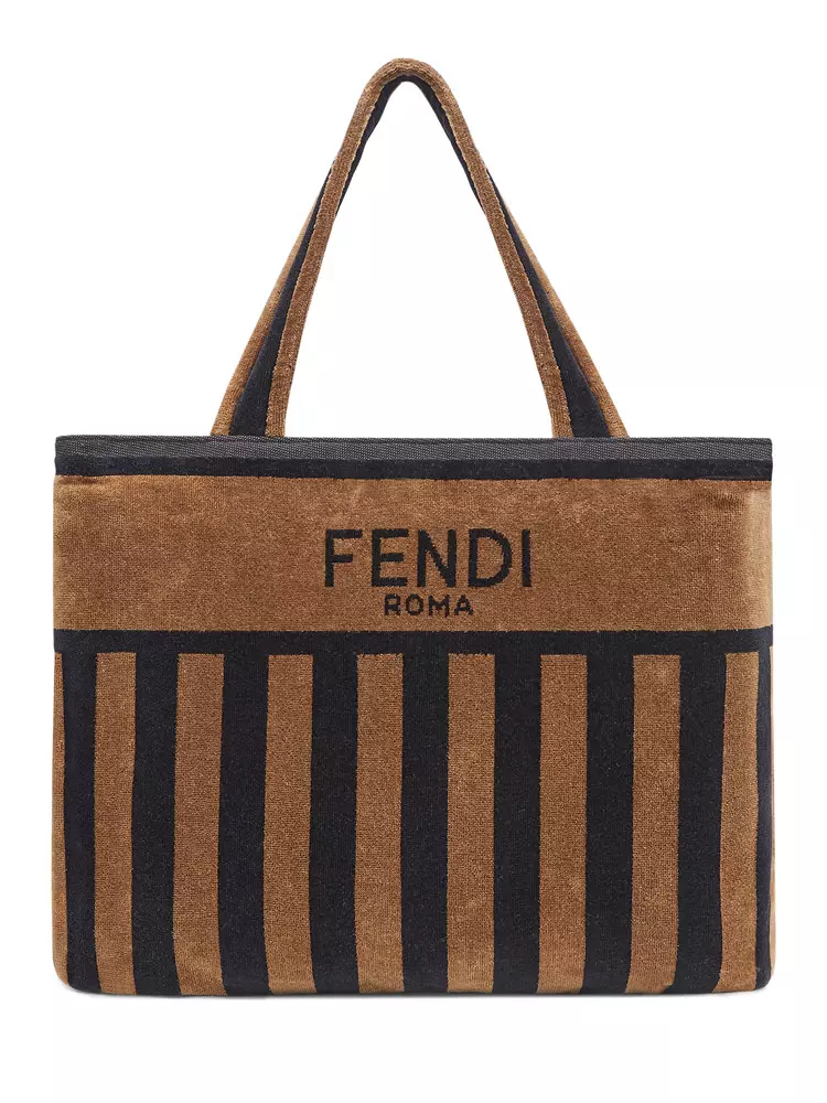 Este bolso Fendi funciona como toalla de praia e estou aquí para iso 1155_2