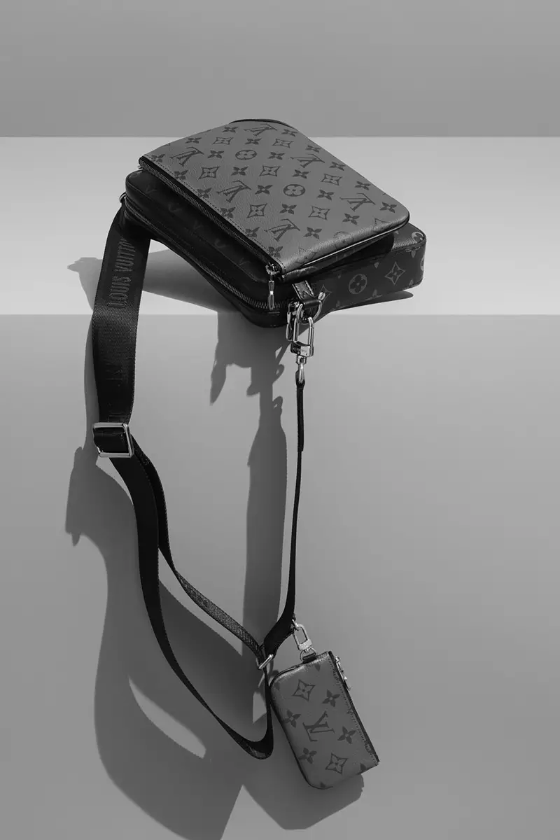 أصدرت Louis Vuitton للتو نسخة رجالية من حقيبة Wildly Popular Multi Pochette 1180_2