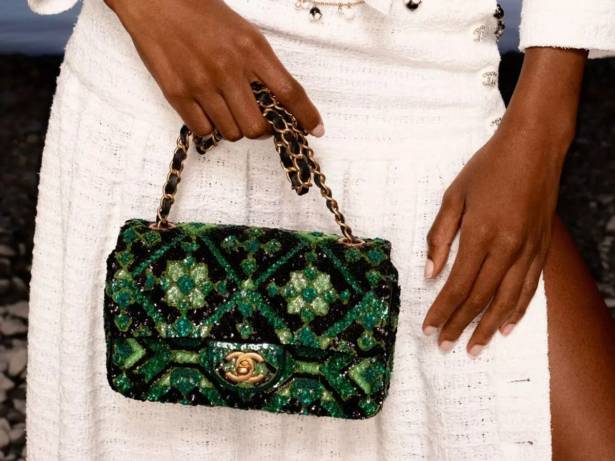 Un regard sur les sacs Chanel Cruise 2021 de la toute première présentation numérique de la marque