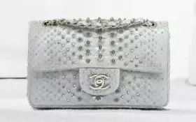 Izikhwama ezinhle ze-Chanel Spring 2012 12434_20