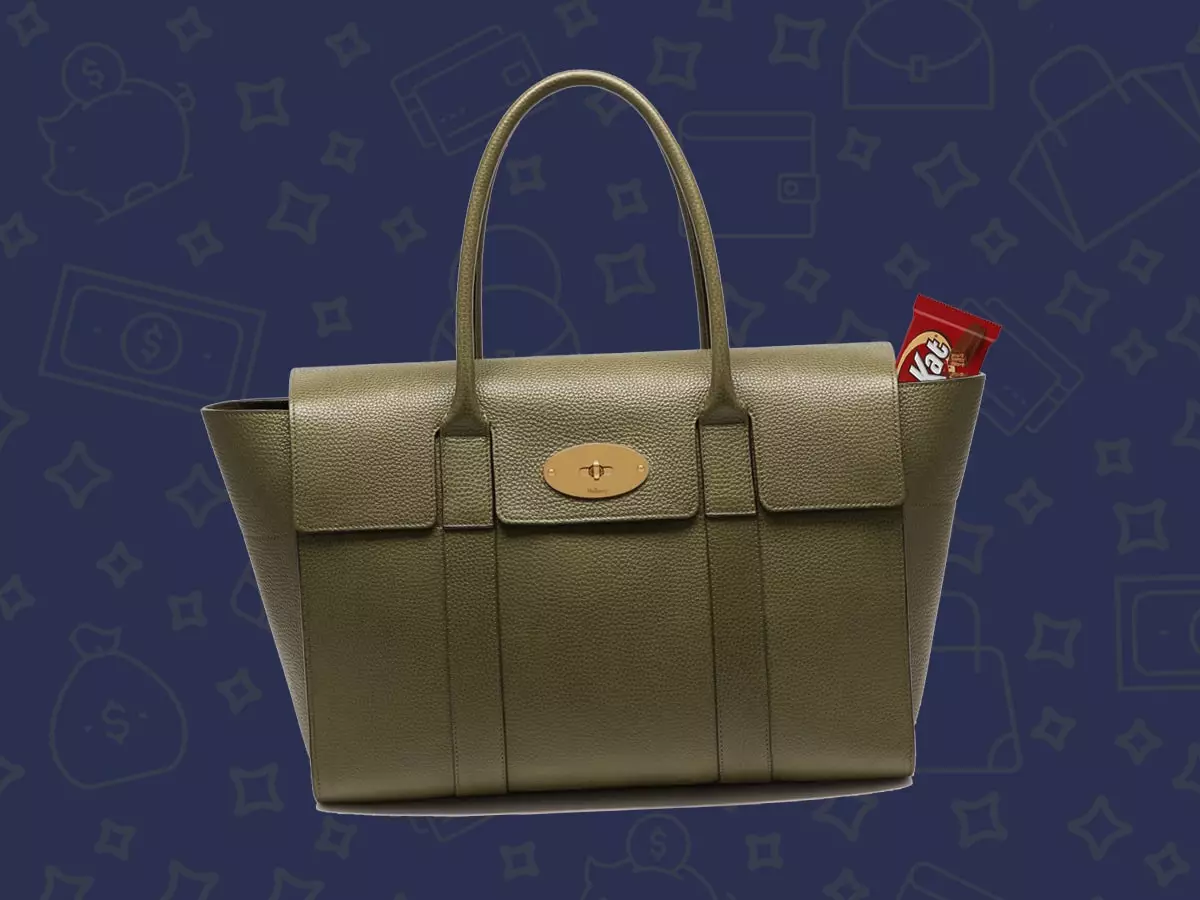 CC 63: Kit Kats In Her Mulberry Bayswater 1243_1