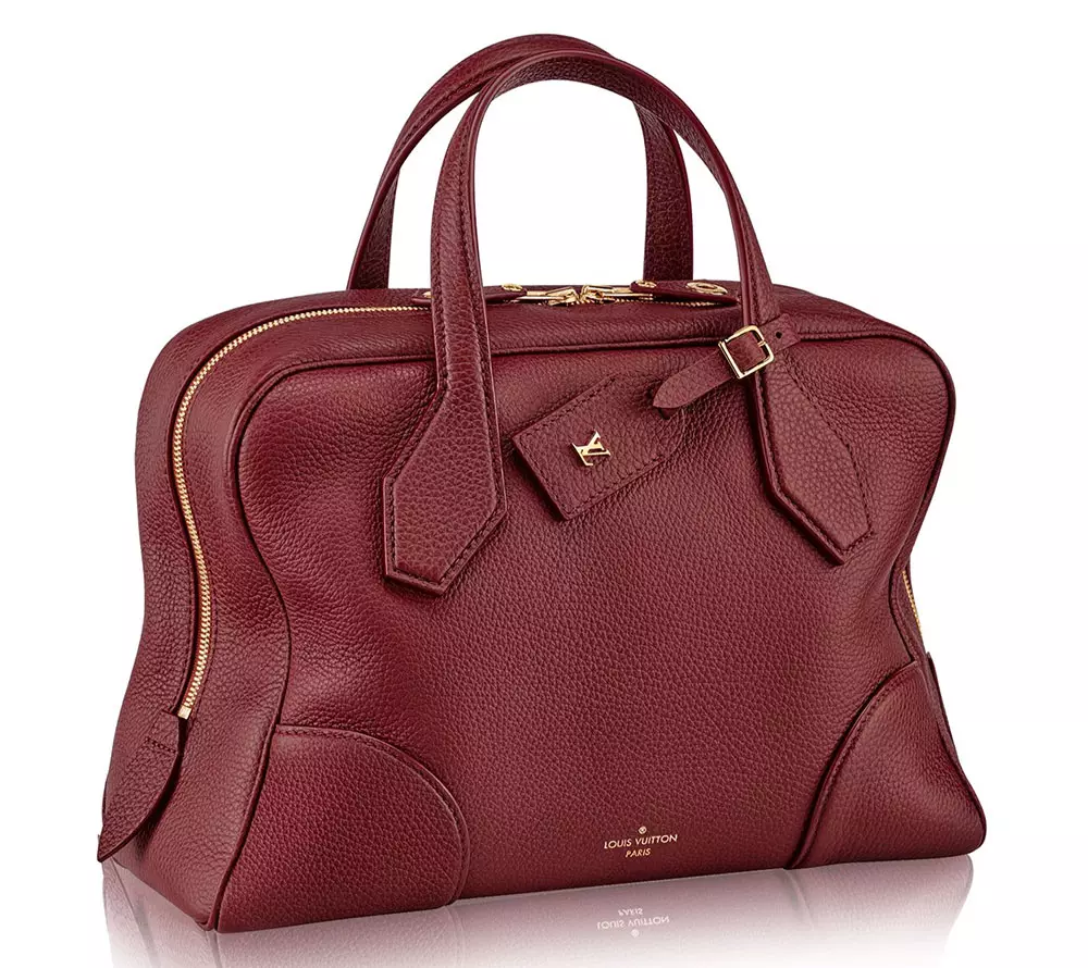 Louis Vuitton дэбютаваў больш мяккую версію сумкі Dora 12444_1