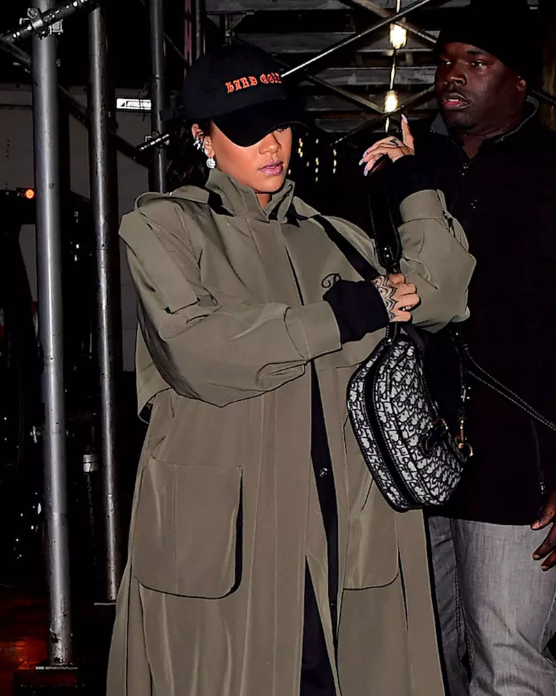 Just Can’t Get Enough: Rihanna and Her Dior Saddle Bag 12538_9