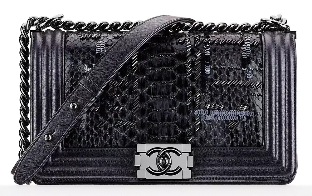 Chanel-Python-and-Sequin-Boy-Taška