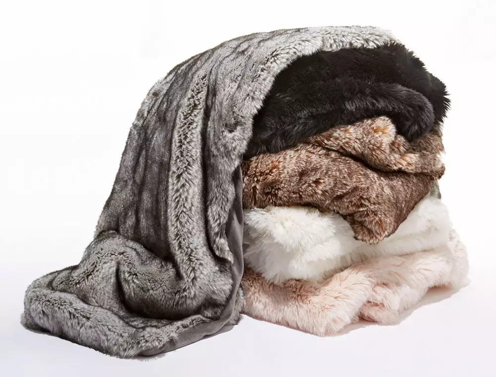 Nordstrom-at-Home-Faux-Fur-throw