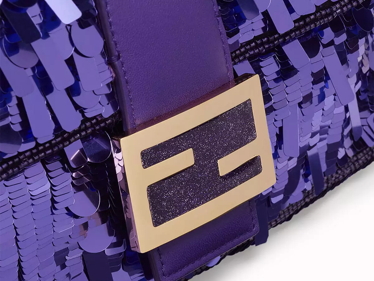 Fendi's Iconic Baguette si Mmekọahụ na Obodo alọghachila