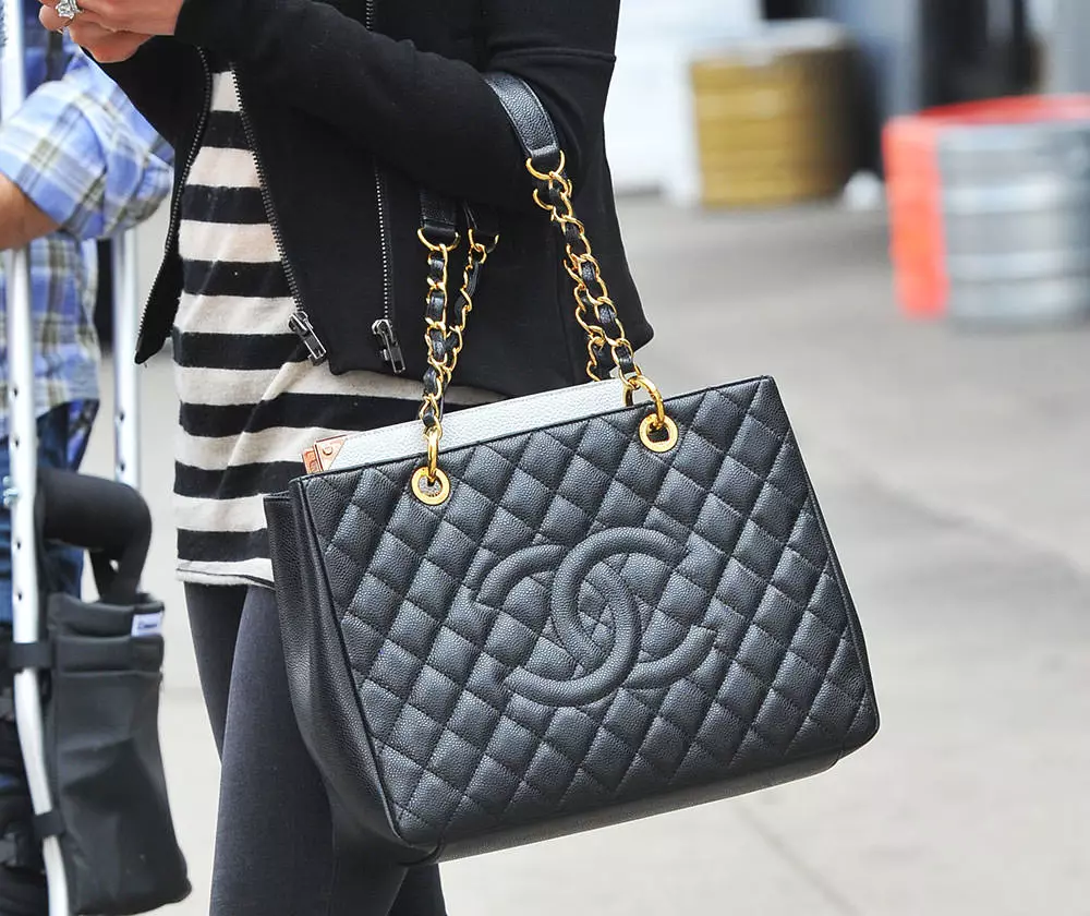 Chanel iri Kurega iyo Grand Shopping Tote? 13738_1