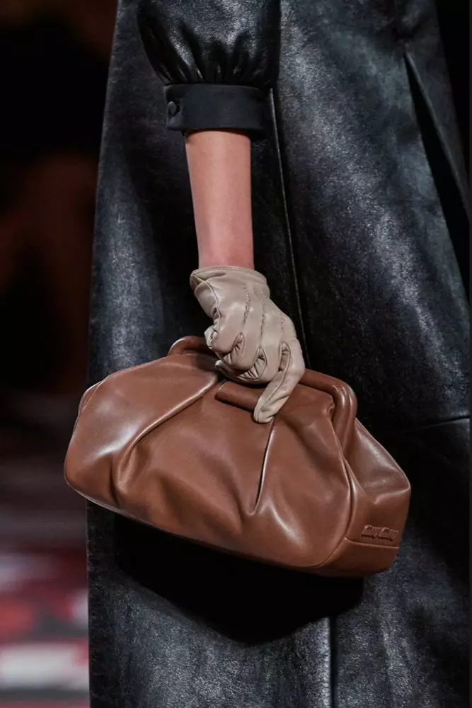 Bij Miu Miu draait het allemaal om de clutch voor de herfst van 2020 1383_20