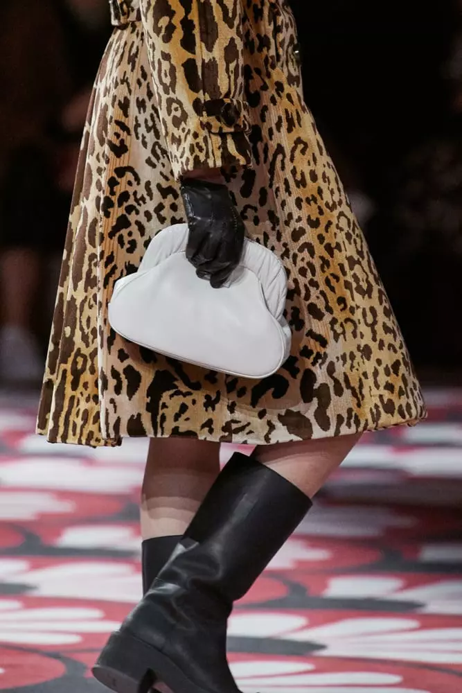 Bij Miu Miu draait het allemaal om de clutch voor de herfst van 2020 1383_22