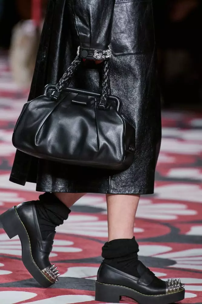 Bij Miu Miu draait het allemaal om de clutch voor de herfst van 2020 1383_23