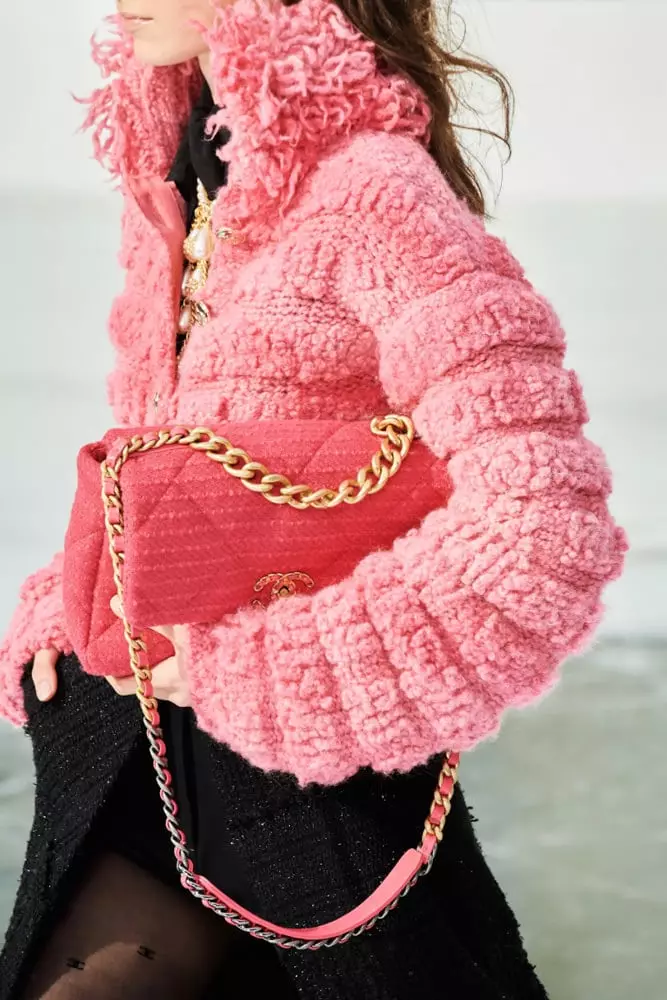 Chanel-ի թռիչքուղու վրա, It’s All About the Classics for Fall 2020 1388_10