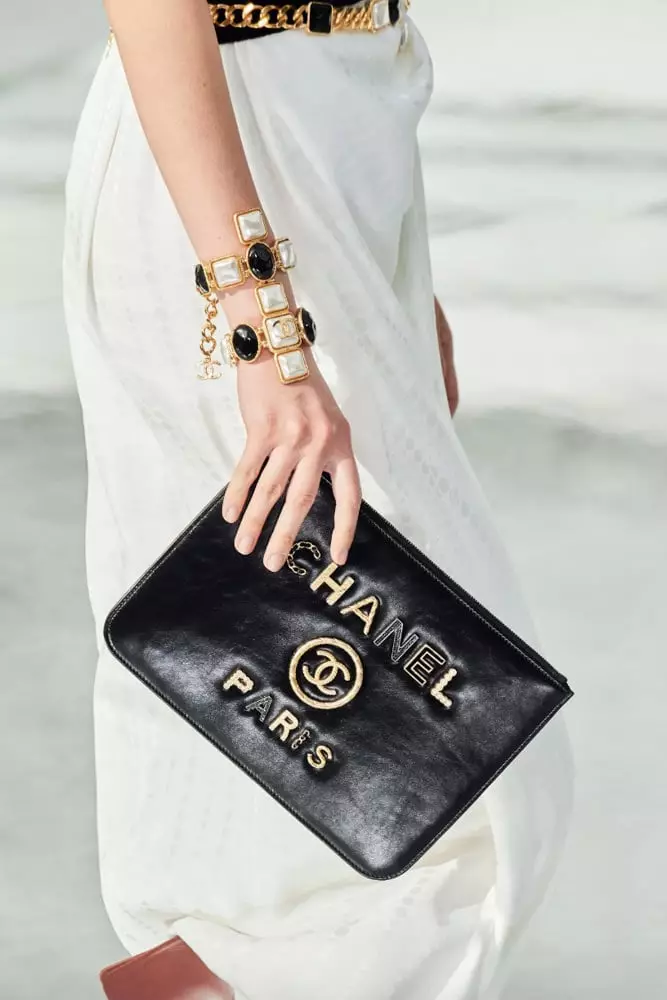 Chanel-ի թռիչքուղու վրա, It’s All About the Classics for Fall 2020 1388_14