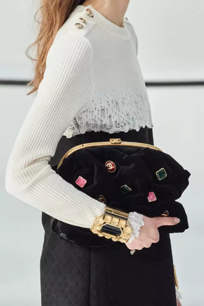 Chanel-ի թռիչքուղու վրա, It’s All About the Classics for Fall 2020 1388_15