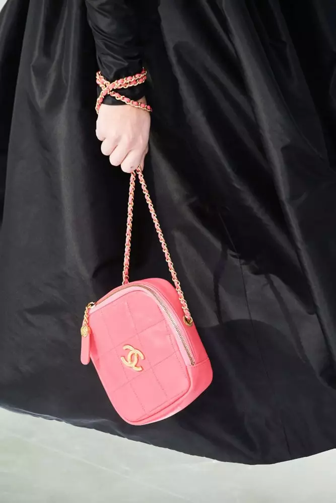 Chanel'de Podyumda Her Şey 2020 Sonbaharı Klasikleri Hakkında 1388_4