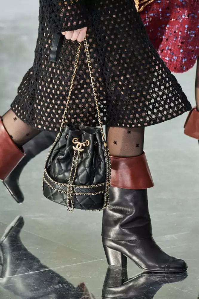 Chanel-ի թռիչքուղու վրա, It’s All About the Classics for Fall 2020 1388_8