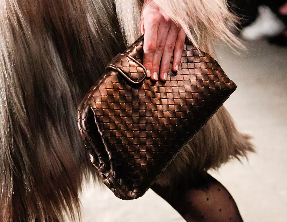 Bottega Veneta Delights with Ultra-Luxe Fall 2017 Runway Bags ٻنهي مردن ۽ عورتن لاءِ 14118_23