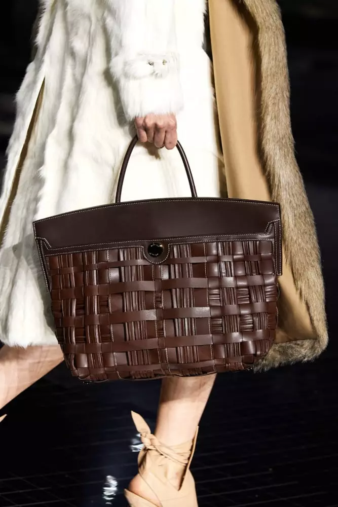 Riccardo Tisci'nin Burberry İçin En Yeni Çantalarına İlk Bakışınız 1419_2