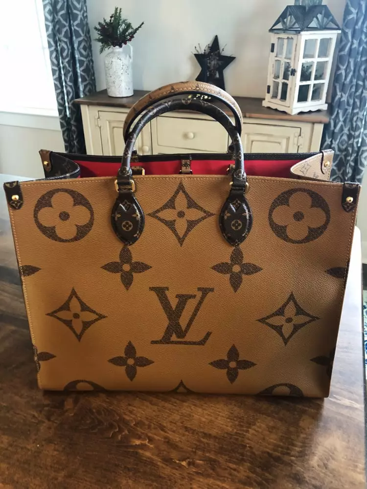 Ukubukeza: Louis Vuitton Ontego 1423_2