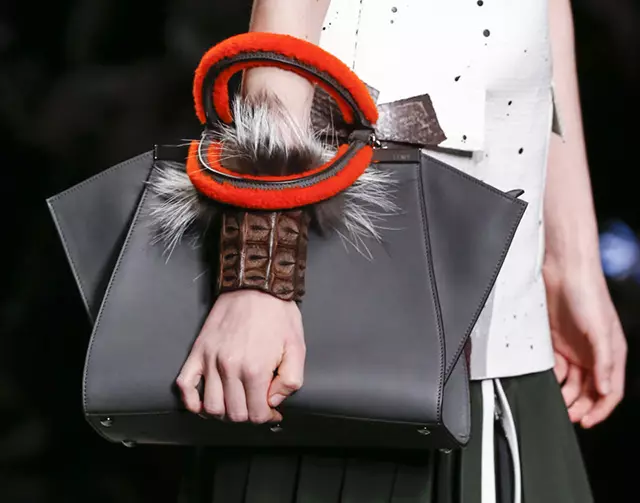 Fendi 2014-yil kuzi uchun ohangni pasaytiradi (lekin bir oz). 14653_1