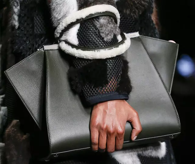 Fendi Fall 2014 Awọn apamọwọ 22