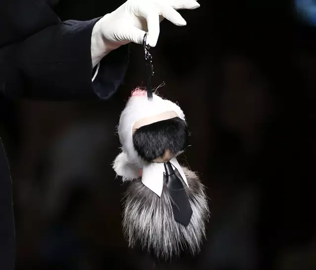 Узрите: жук-сумка Fendi Karl Lagerfeld 14654_1