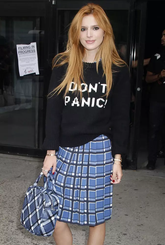 贝拉·索恩 (Bella Thorne) 抵达 2015 年纽约时装周 (NYFW) 的 Marc Jacobs 时装秀