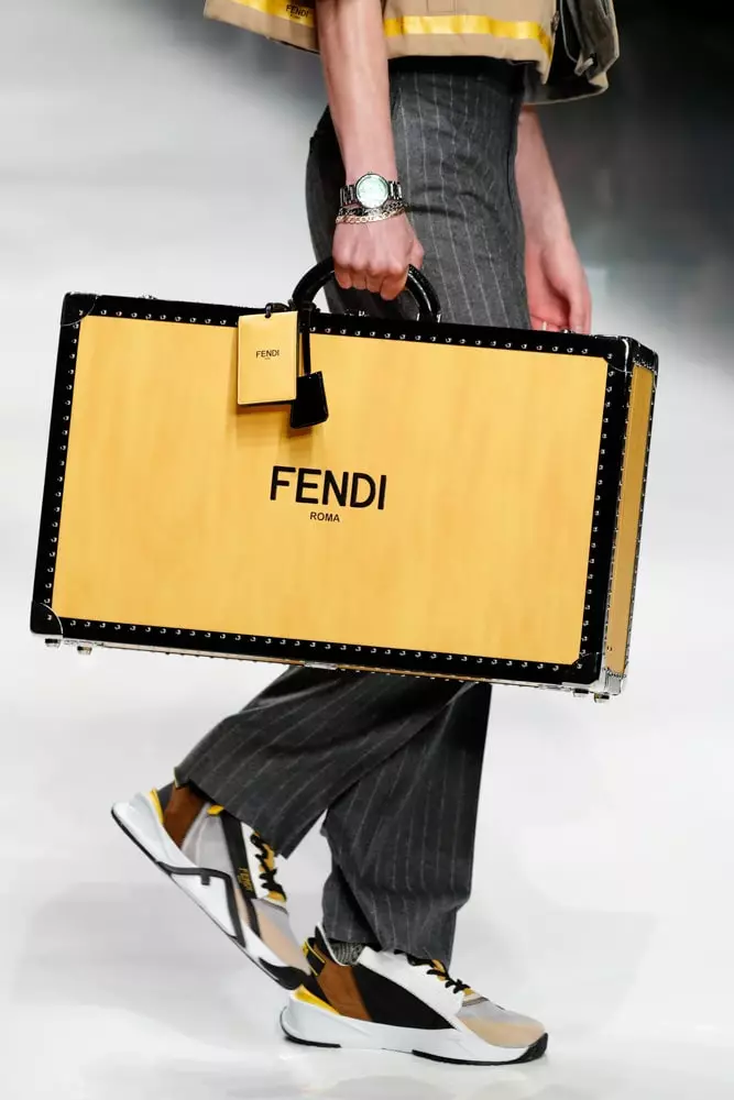 Fendi Erkek Sonbahar 2020 Koleksiyonundaki Tüm Çantalar 1491_34