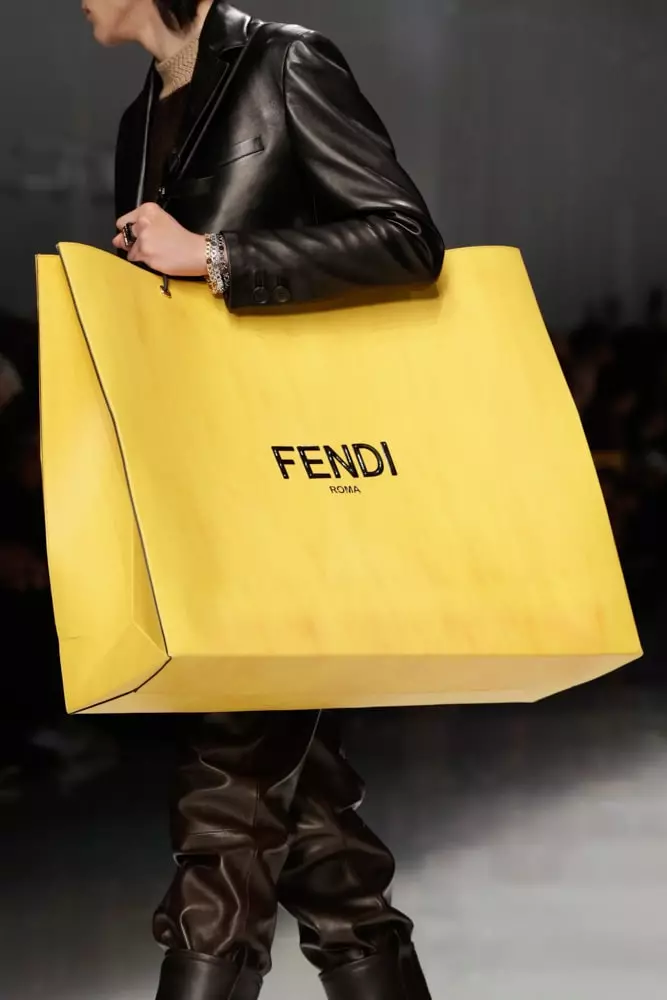 Fendi Erkek Sonbahar 2020 Koleksiyonundaki Tüm Çantalar 1491_9