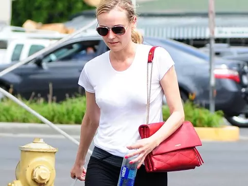 U-Diane Kruger Uya ejimini nesikhwama esisha sika-Lanvin