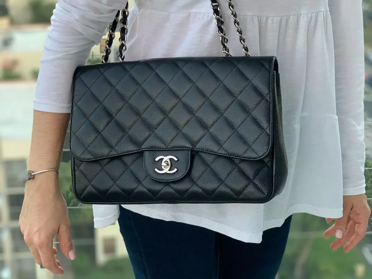 Akpa: A Chanel Jumbo Classic Single Flap Bag 2011 1575_1