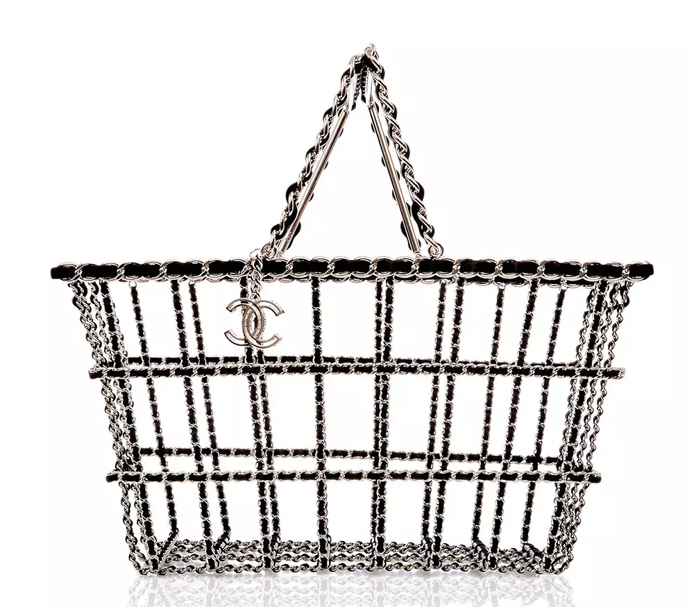 Chanel-Leather-and-Chain-Supermarket-Košík