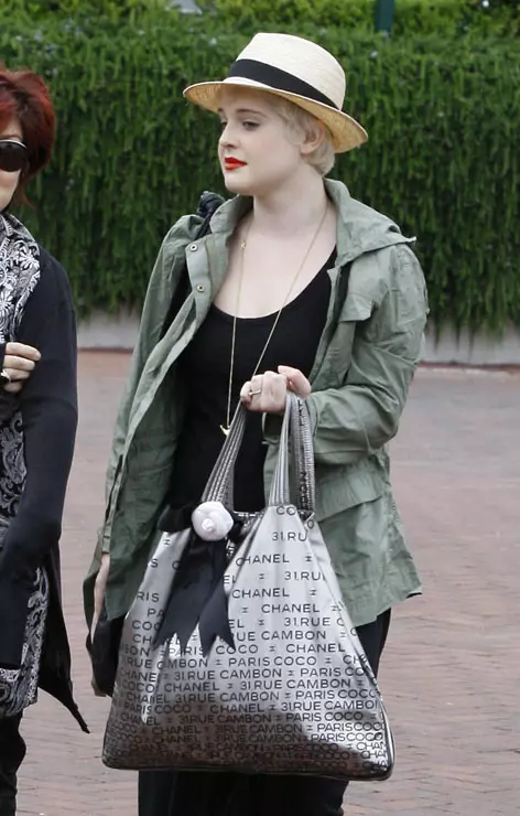 The Many Bags of Kelly Osbourne ២៨