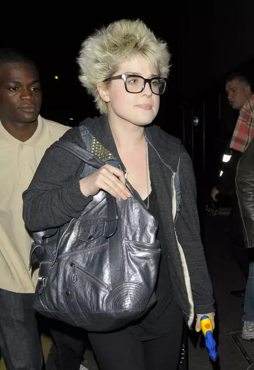 The Many Bags of Kelly Osbourne ២៧