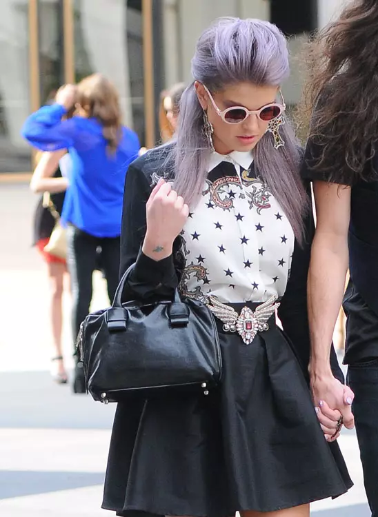 The Many Bags of Kelly Osbourne ១៧