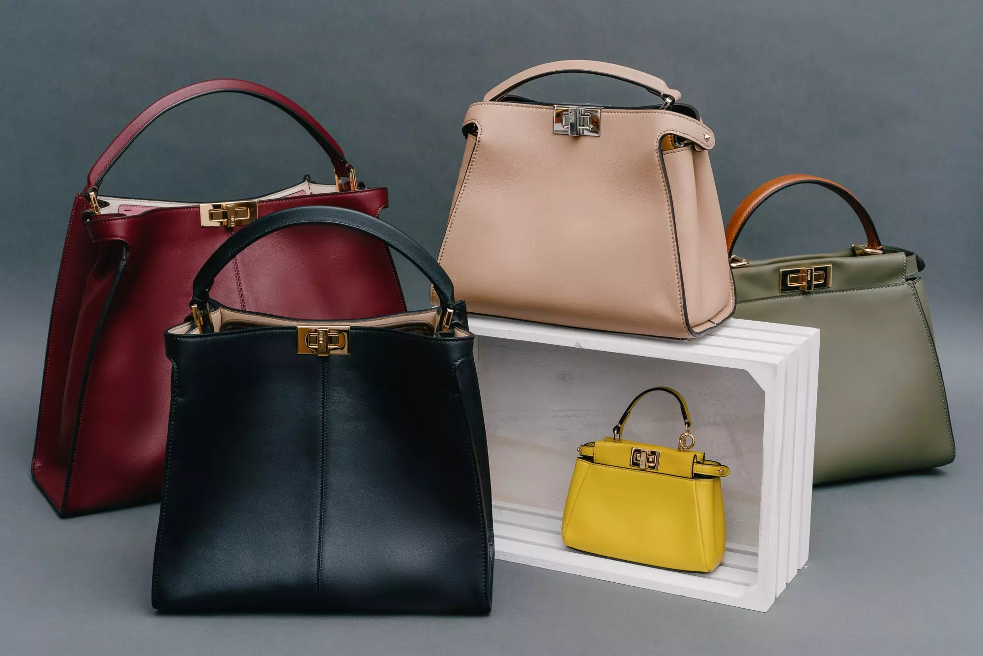 არსებობს Perfect Fendi Peekaboo ყველასთვის 1627_1