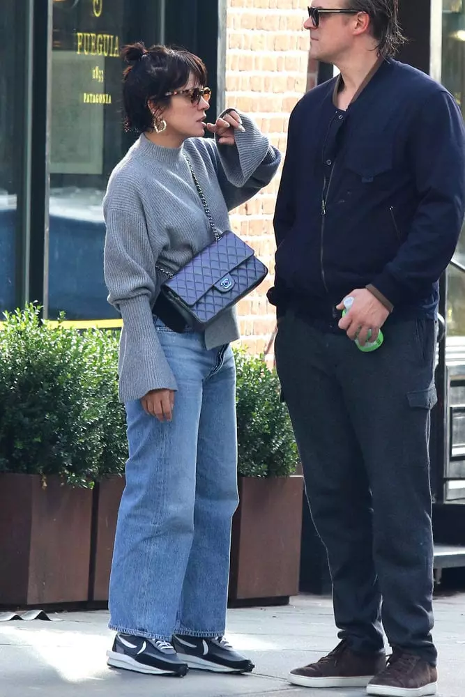 Celebs Don New Balenciaga, Gucci da Louis Vuitton Bags 1644_3