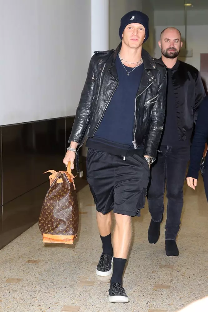 Celebs Don New Balenciaga, Gucci da Louis Vuitton Bags 1644_9