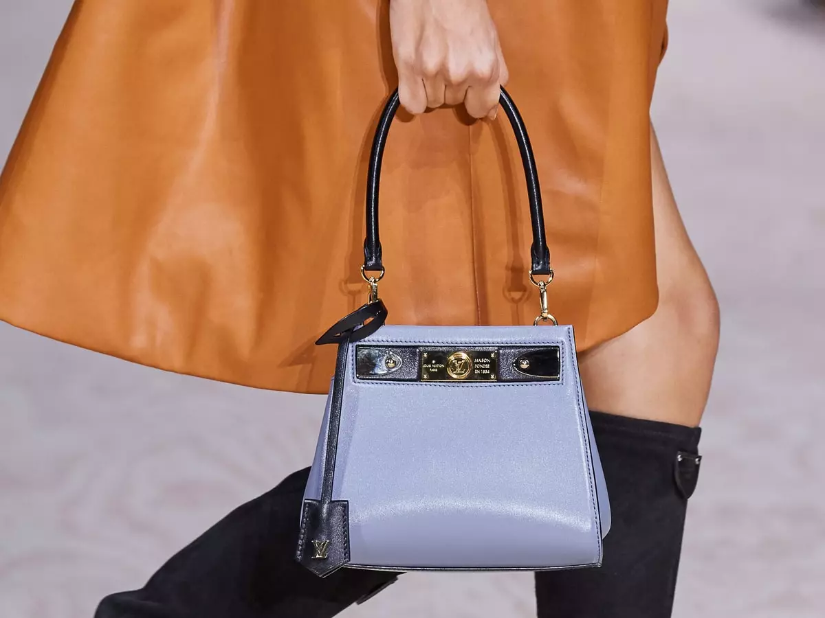 Ag Louis Vuitton, Mála Láimhe Tugann Genius Nicolas Ghesquiere Dearthaí Nua isteach don Earrach 2020