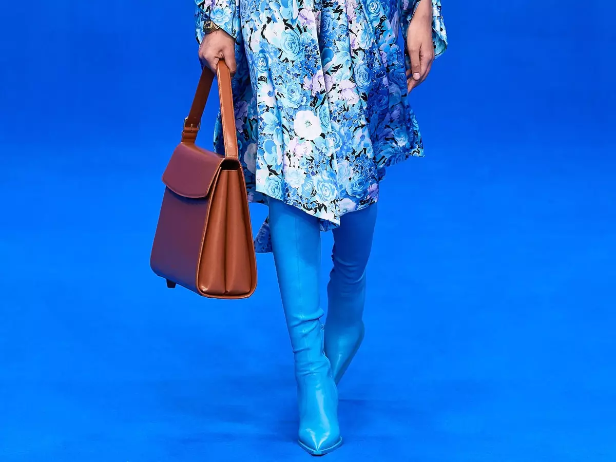 Balenciaga এর বসন্ত 2020 ব্যাগগুলিতে আপনার প্রথম চেহারা