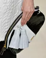 Fashion Week Handbags: Burberry Prorsum Caij nplooj zeeg 2011 17058_12