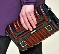 Fashion Week Handbags: Burberry Prorsum Caij nplooj zeeg 2011 17058_14