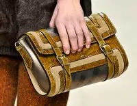 Fashion Week Handbags: Burberry Prorsum Caij nplooj zeeg 2011 17058_2