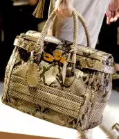 Moda hepdeliginiň sumkalary: Gucci Bahar 2011 17367_12